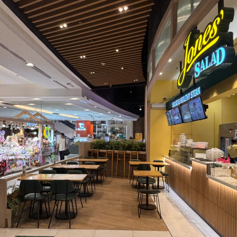 Jones' Salad at Central Pinklao - prompt contract furniture